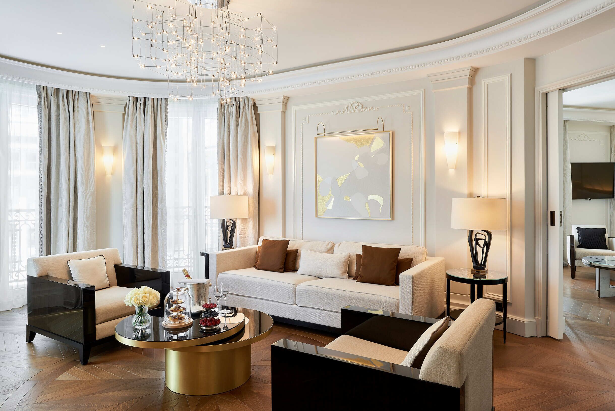 Suite, Vista para a cidade | Sala de estar | TV de ecrã plano, filmes pagos 