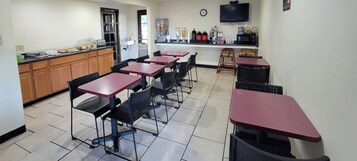 Café da manhã continental grátis todos os dias