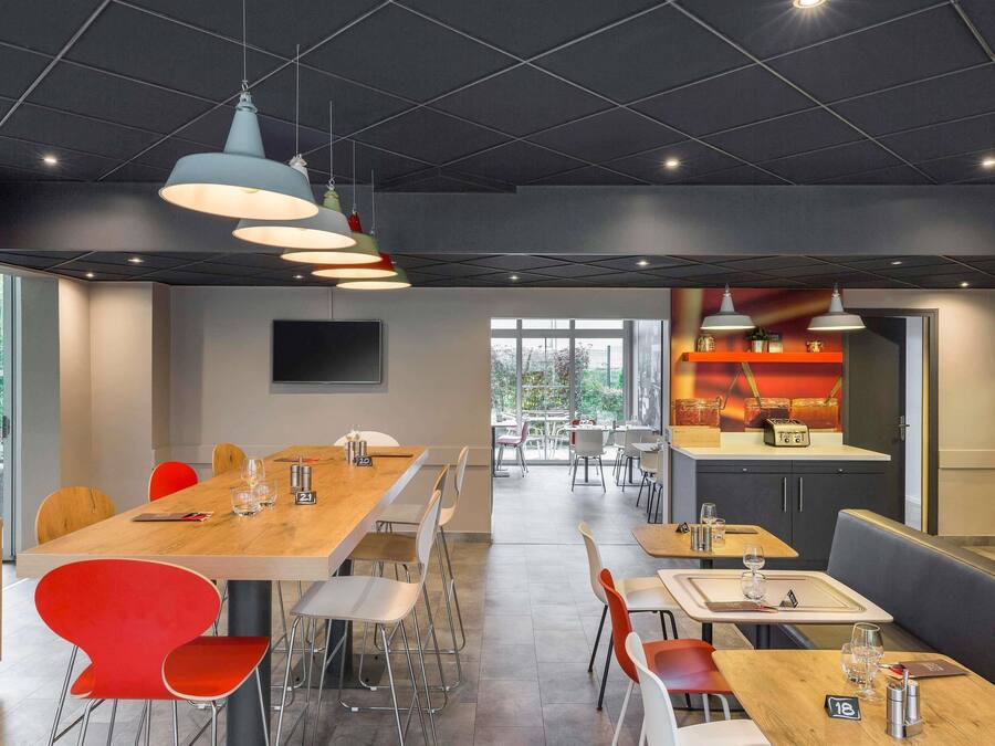 Pequeno-almoço tipo buffet diário mediante uma taxa