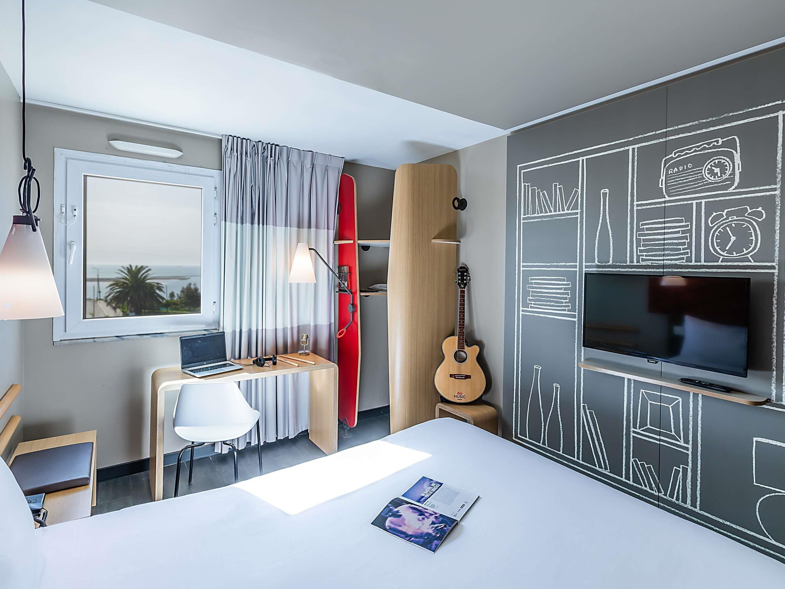 Quarto casal clássico, 1 cama de casal | 1 quarto, edredons de pluma, escrivaninha, cortinas blackout