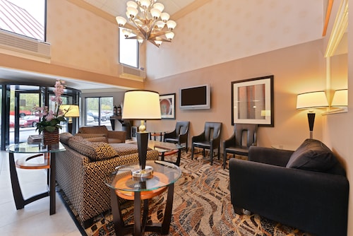 Comfort Inn & Suites Alexandria West