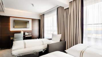 Quarto Triplo Familiar | Cofre no quarto, quartos insonorizados, Wi-fi grátis