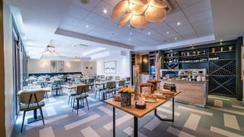 Café da manhã com buffet durante a semana (EUR 17 por pessoa)