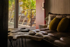 Televisor de ecrã plano de 42 polegadas com canais por cabo, televisor 