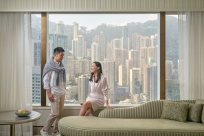 Roupa de alta qualidade, minibar, cofre com capacidade para portátil 