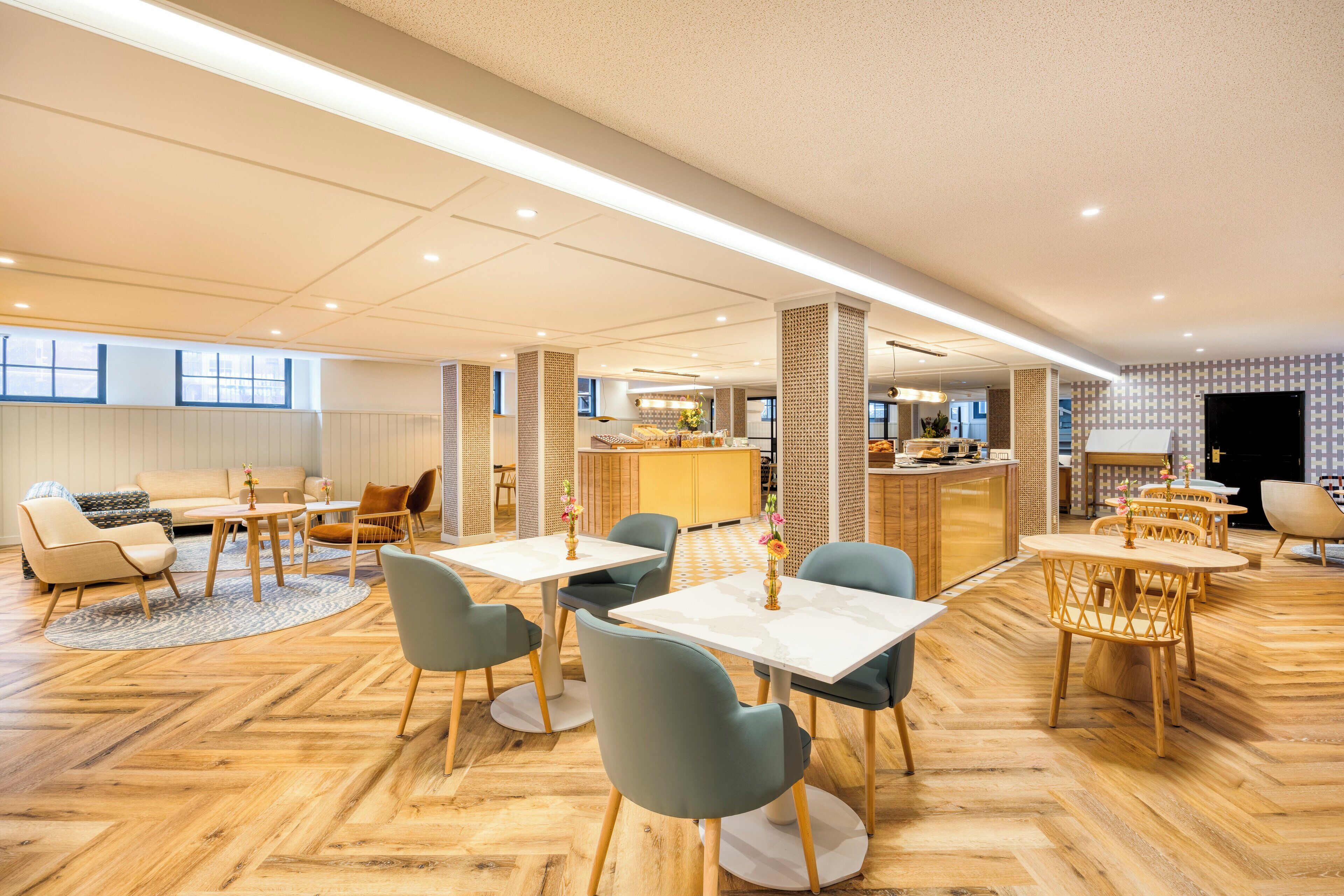 Café da manhã continental todos os dias (EUR 19 por pessoa) 