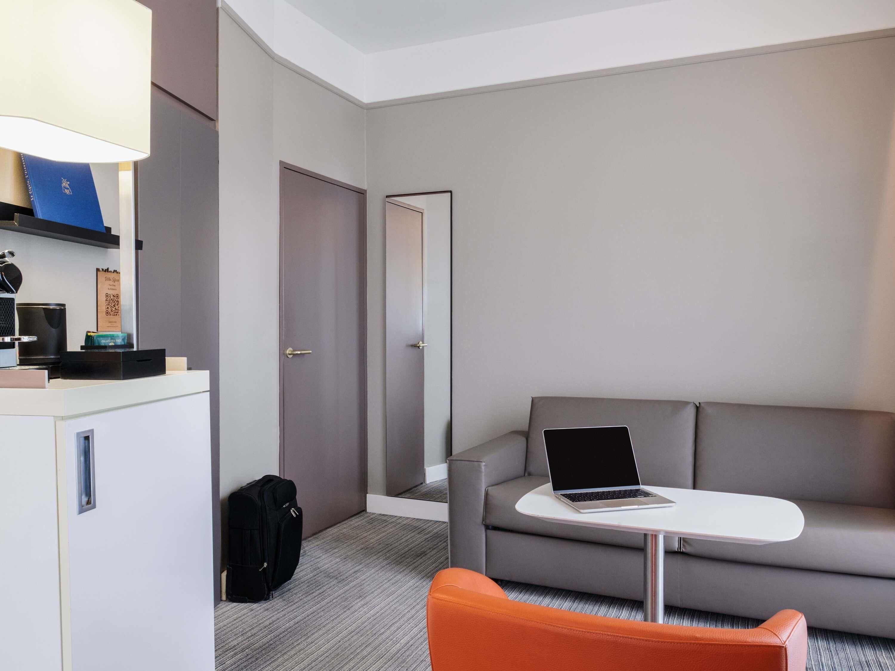 Privilege, Quarto, 1 cama de casal e sofá-cama | Roupas de cama premium, cofres nos quartos, cortinas blackout