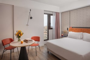 Superior Room, Panoramic View | Frigobar, cofres nos quartos, escrivaninha, quartos à prova de som