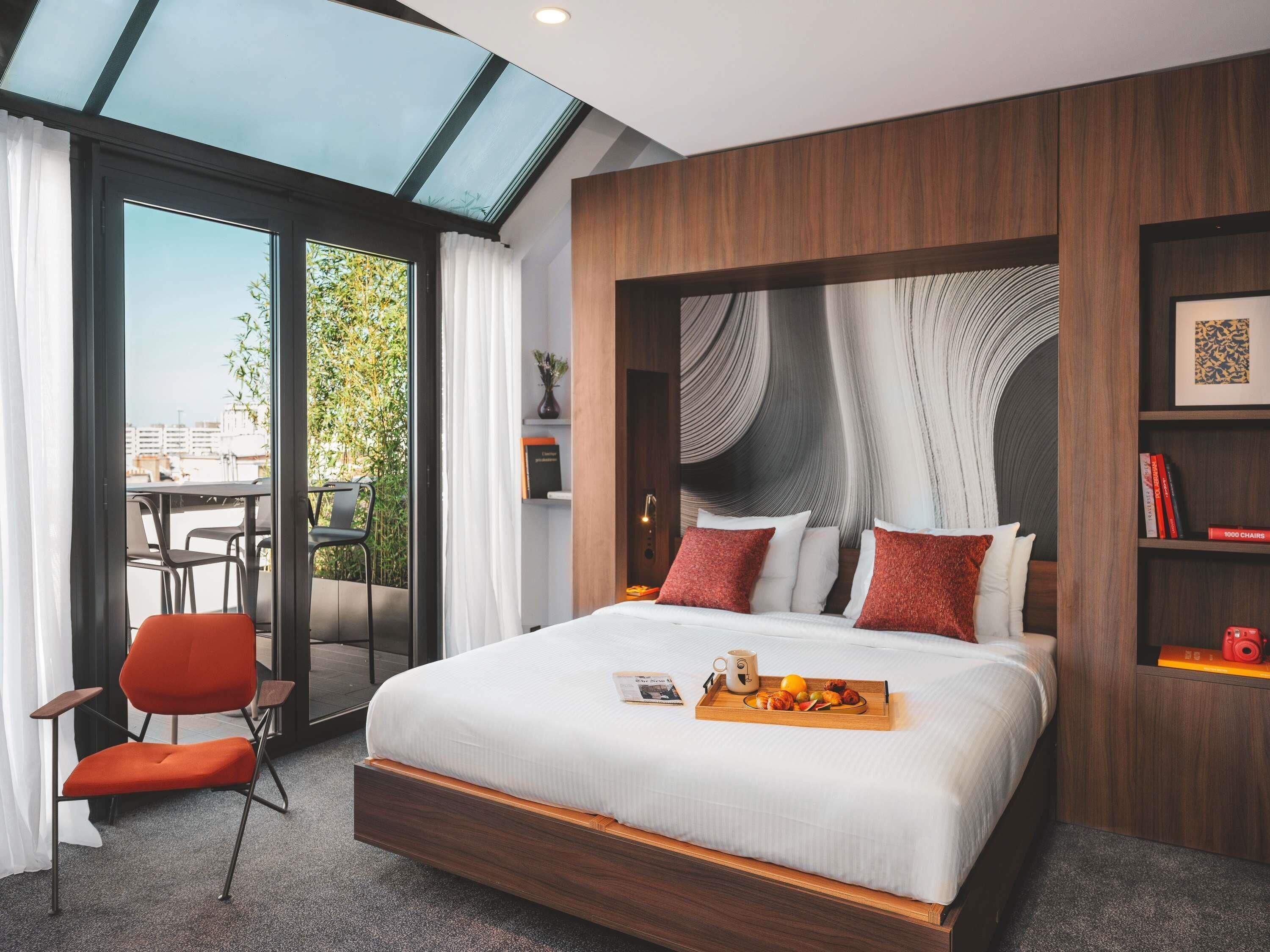 Suite Superior, 1 cama queen-size, Vista para a cidade (Eiffel Tower view) | Roupa de alta qualidade, cofre com capacidade para portátil, secretária 