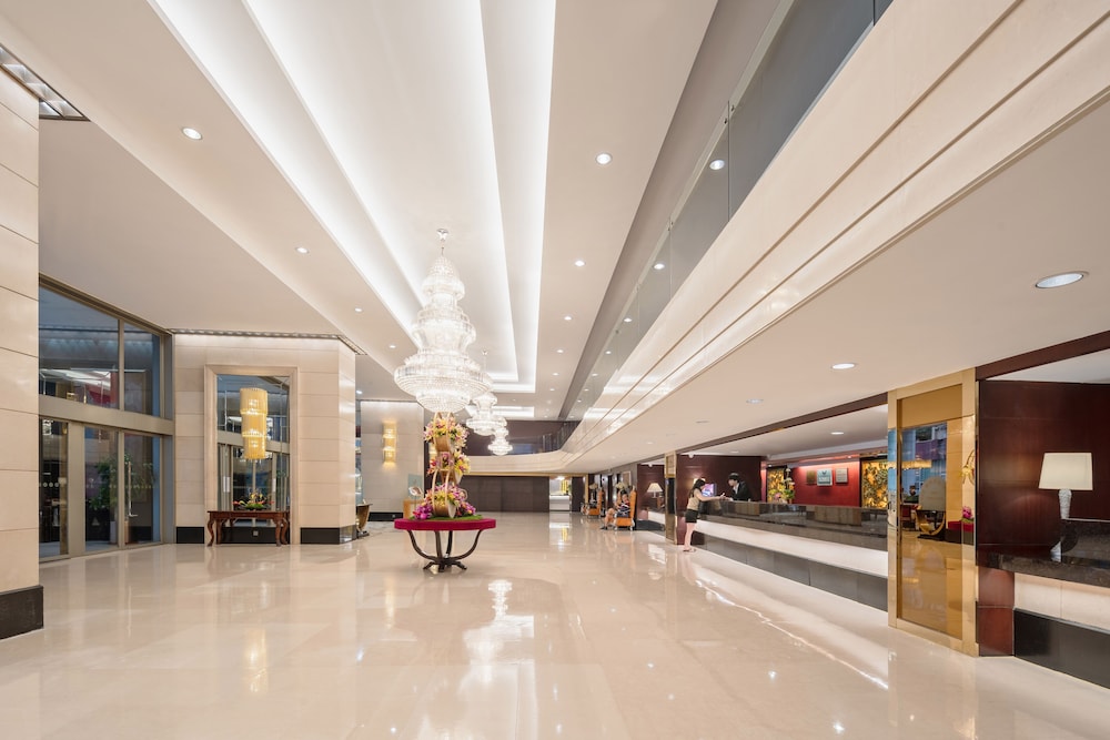 Century Plaza Hotel - Hong Kong
