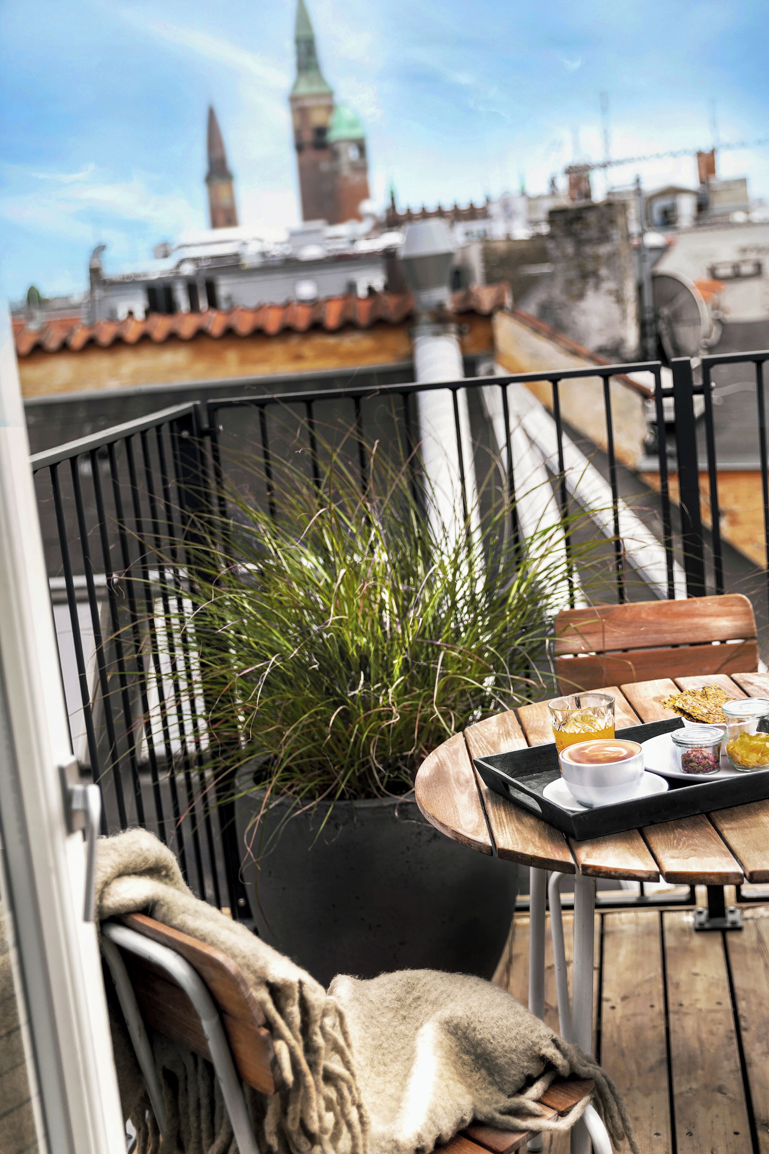 Penthouse with Balcony | Sacada