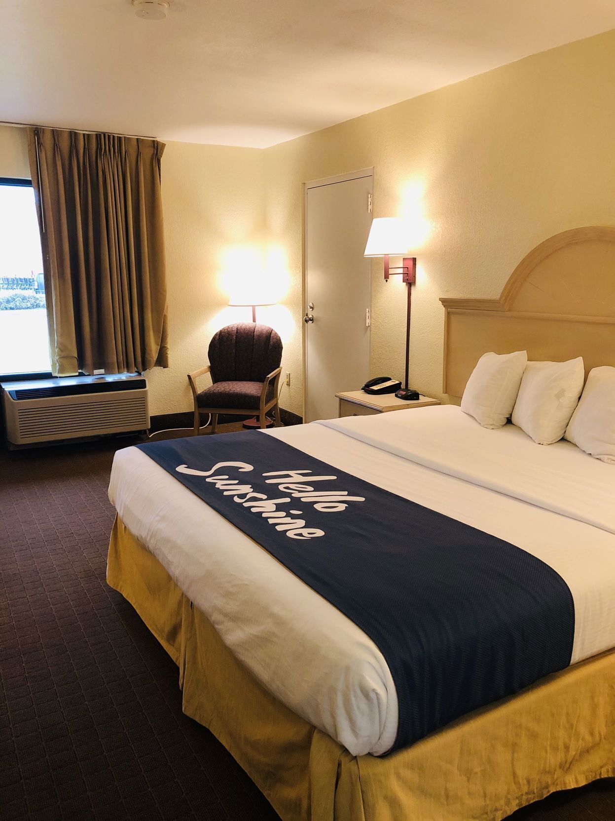 Secretária, Wi-fi grátis, roupa de cama fornecida 
