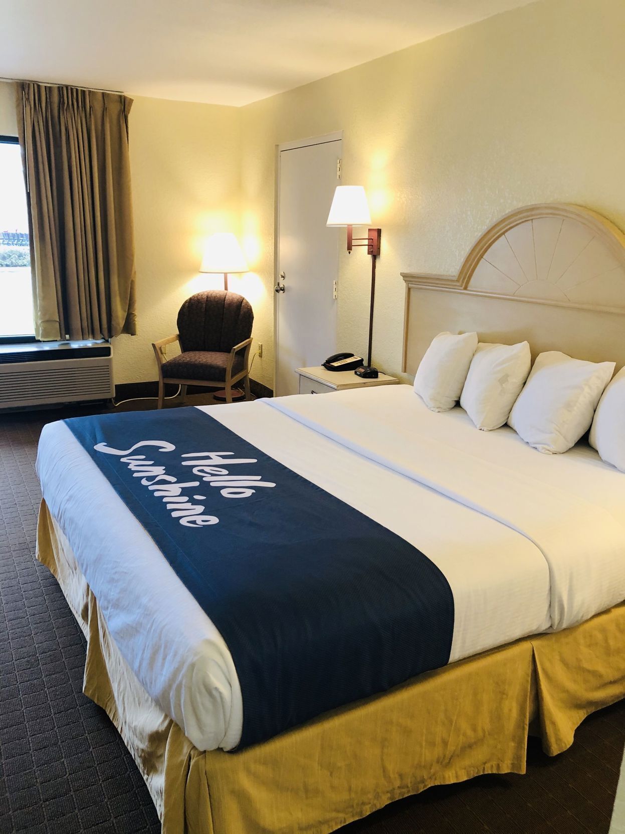Secretária, Wi-fi grátis, roupa de cama fornecida 