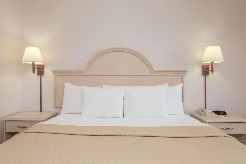 Secretária, Wi-fi grátis, roupa de cama fornecida 
