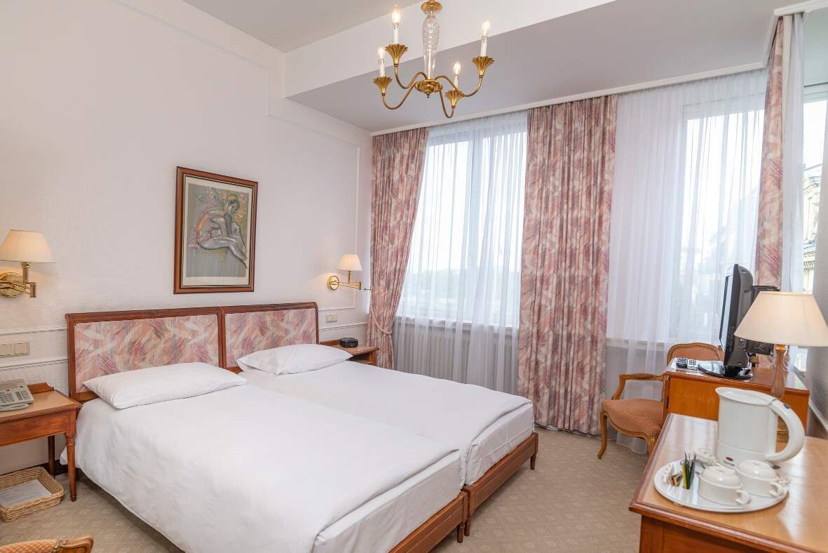 Quarto casal standard | Frigobar, cofres nos quartos, individualmente decorados