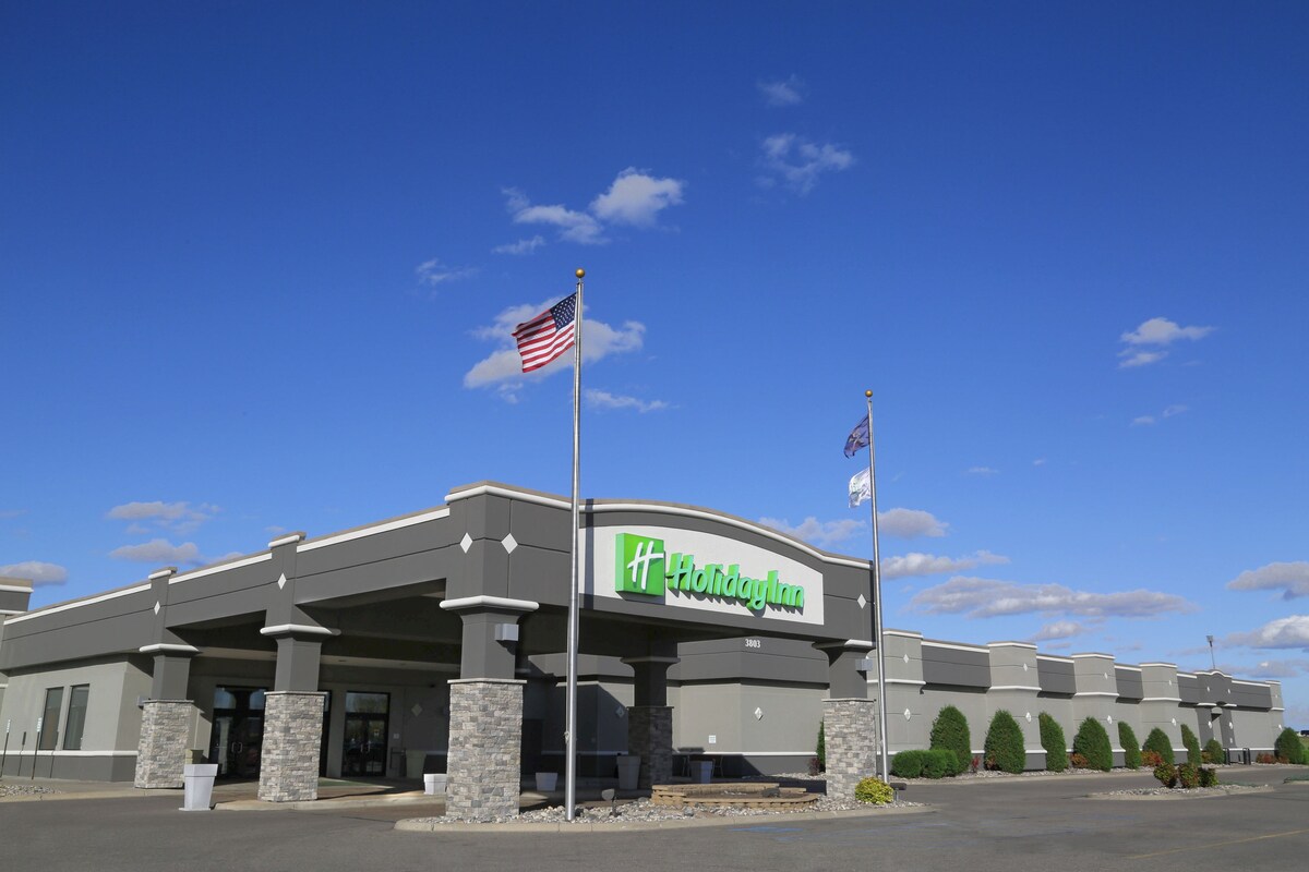 Holiday Inn Fargo, an IHG Hotel Reviews, Deals & Photos 2023 - Expedia