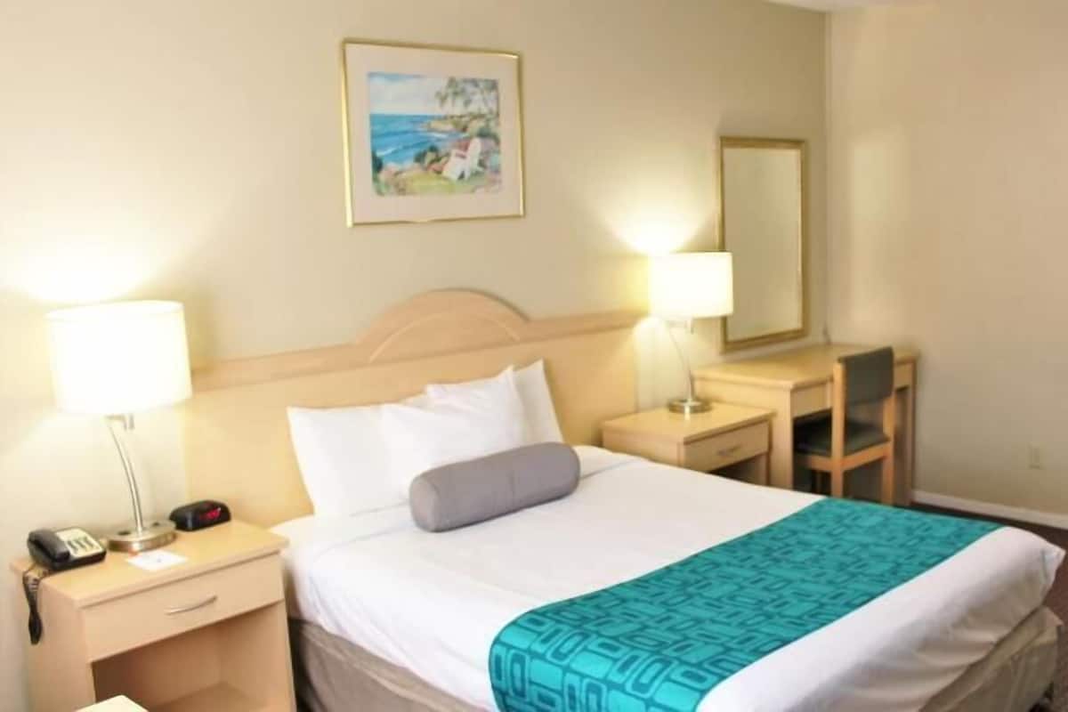 Escrivaninha, ferros/tábuas de passar roupa, Wi-Fi de cortesia