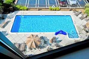 Piscina exterior sazonal 