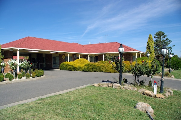 Pines Country Club Motor Inn - Shepparton