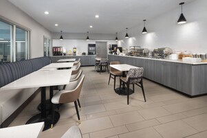 Pequeno-almoço continental diário incluído 