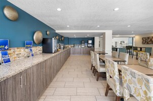 Pequeno-almoço completo diário incluído