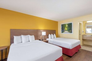 Quarto Standard, 2 camas queen-size | Secretária, ferro/tábua de engomar, berços/camas para crianças grátis