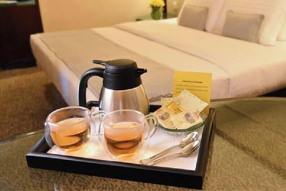 Roupas de cama antialérgicas, frigobar, cofres nos quartos, escrivaninha