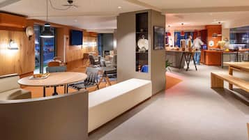 Café da manhã com buffet diário (EUR 12 por pessoa)