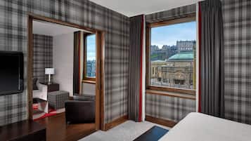 Suíte club, 1 cama King, para não fumantes | 1 quarto, roupas de cama premium, frigobar, cofres nos quartos