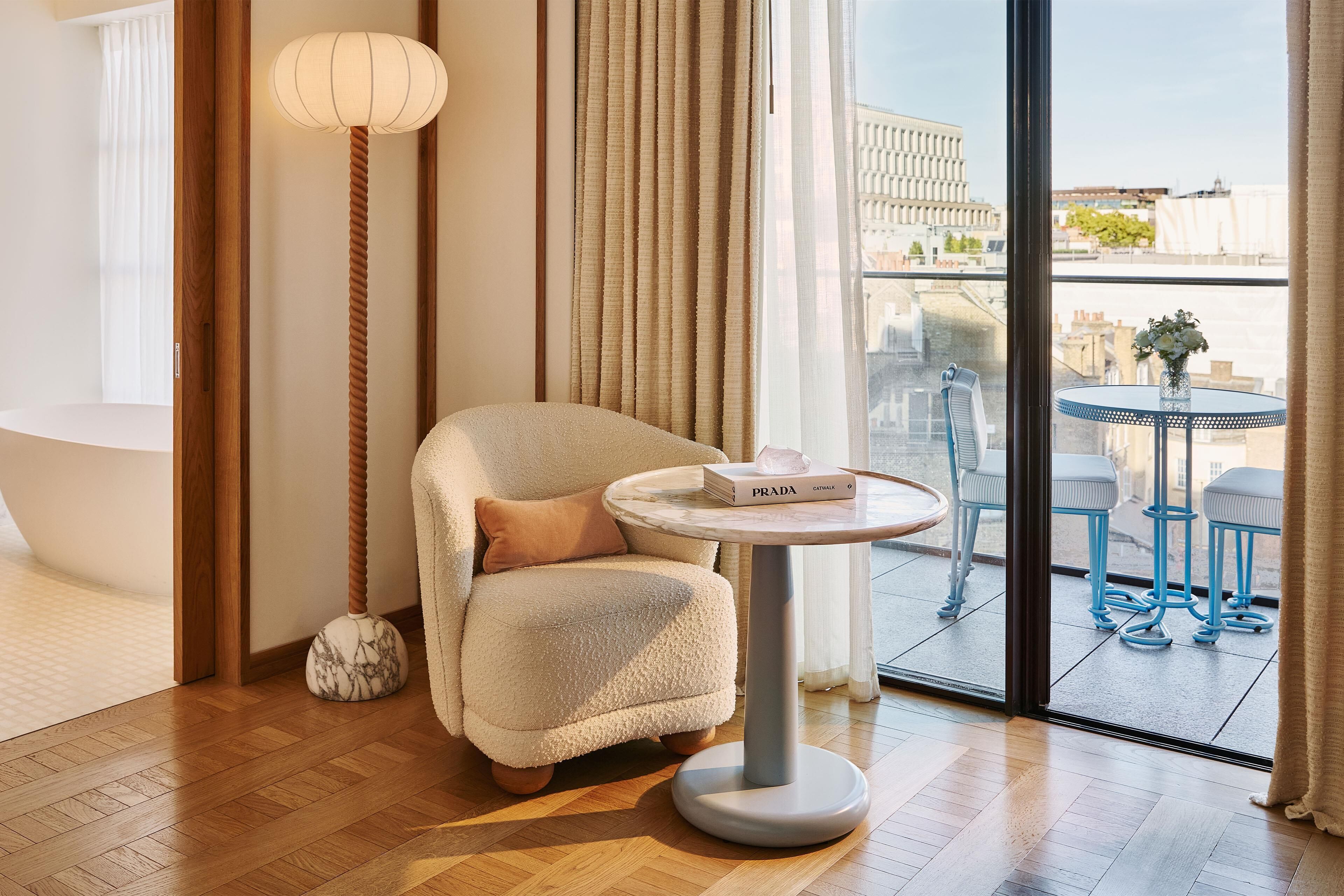 Terrace Junior Suite | Roupa de alta qualidade, minibar com produtos grátis, cofre no quarto 