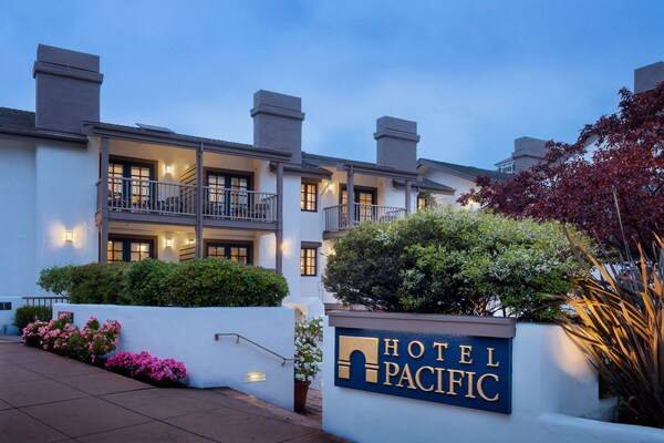 Hotel Pacific - Big Sur, CA