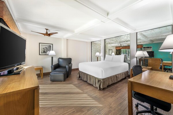 Best Western Pine Tree Motel - Claremont, CA