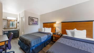 Quarto Duplo Standard, 2 camas de casal, não fumadores | Ferro/tábua de engomar, Wi-fi grátis, roupa de cama fornecida