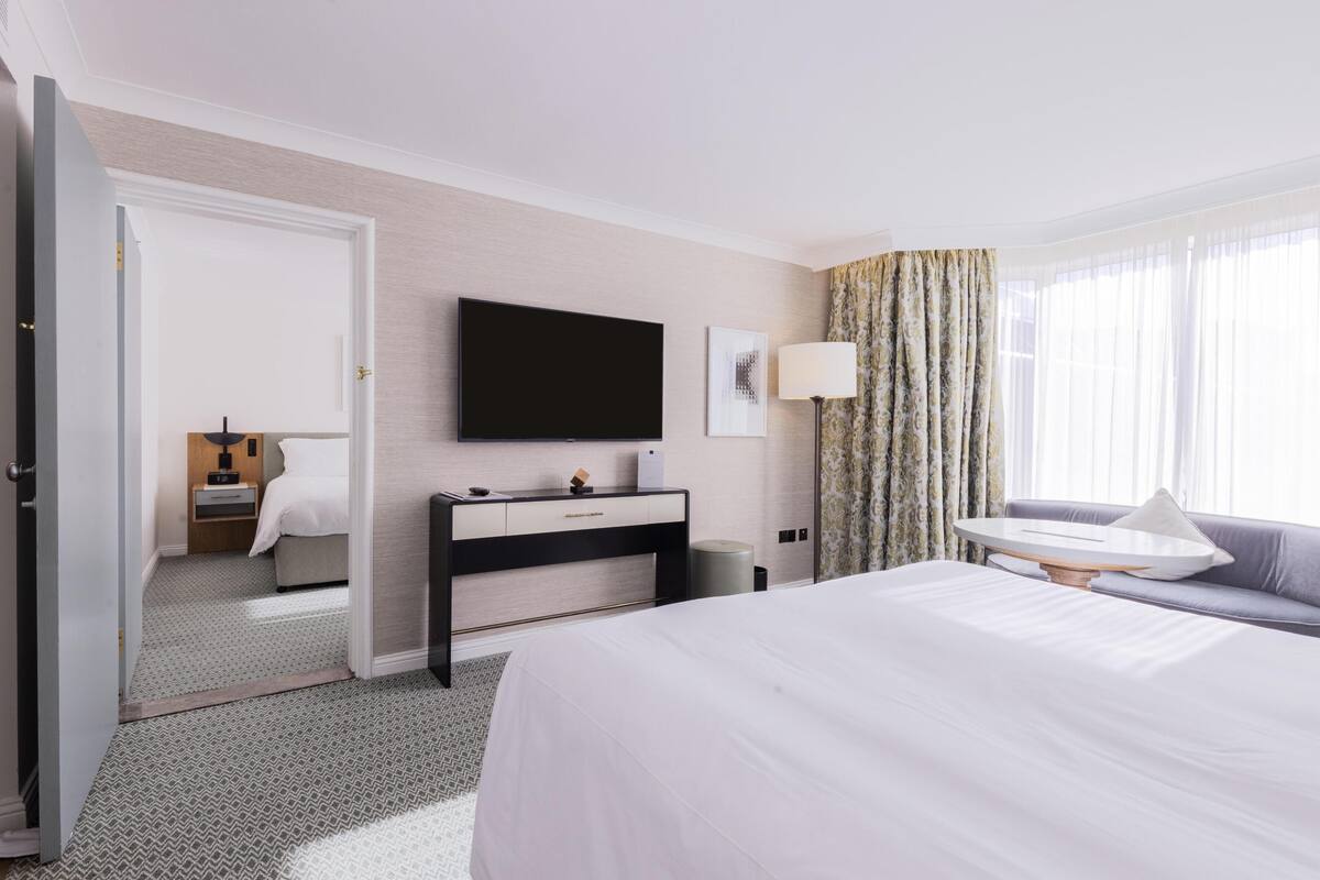 Quarto família, quartos conectados (Conrad) | Roupas de cama de algodão egípcio, roupas de cama premium, frigobar