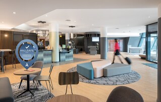 2 bares/lounges