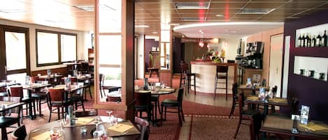 Café da manhã e jantar, culinária regional