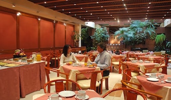 Café da manhã e almoço