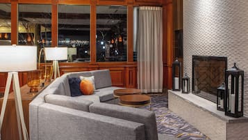 Este bar no lobby do hotel