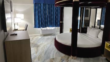Quarto, 1 cama queen-size, acessível, fumadores (Mobility) | Secretária, ferro/tábua de engomar, camas desdobráveis, Wi-fi grátis