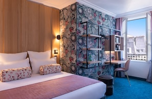 Quarto casal superior | Cofres nos quartos, escrivaninha, quartos à prova de som, berços grátis