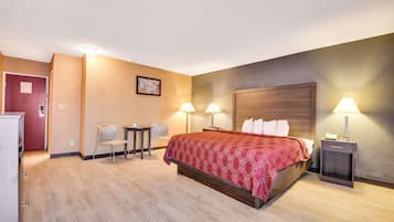 Quarto, 1 cama king-size, não fumadores (Private Bath) | Roupa de alta qualidade, com decoração personalizada