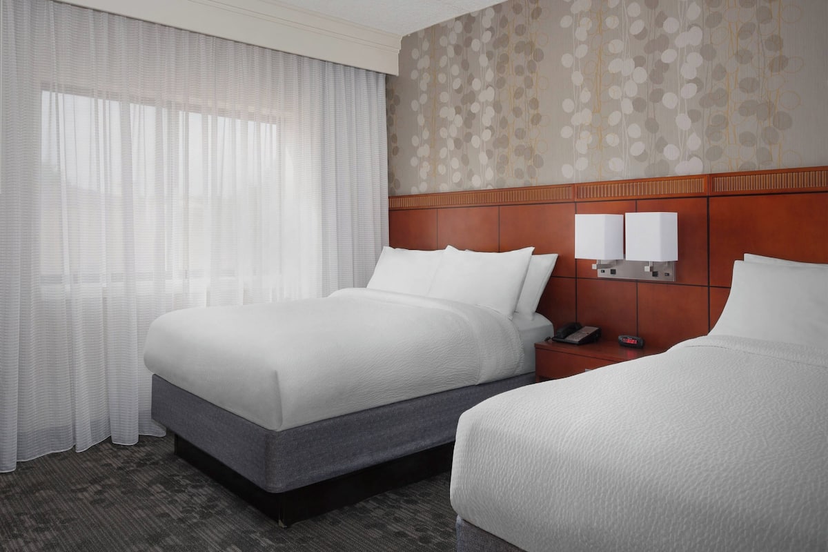1 quarto, roupas de cama premium, cofres nos quartos, escrivaninha