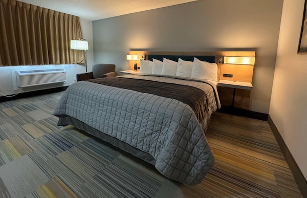 Park Inn By Radisson Maryville - Maryville, MO