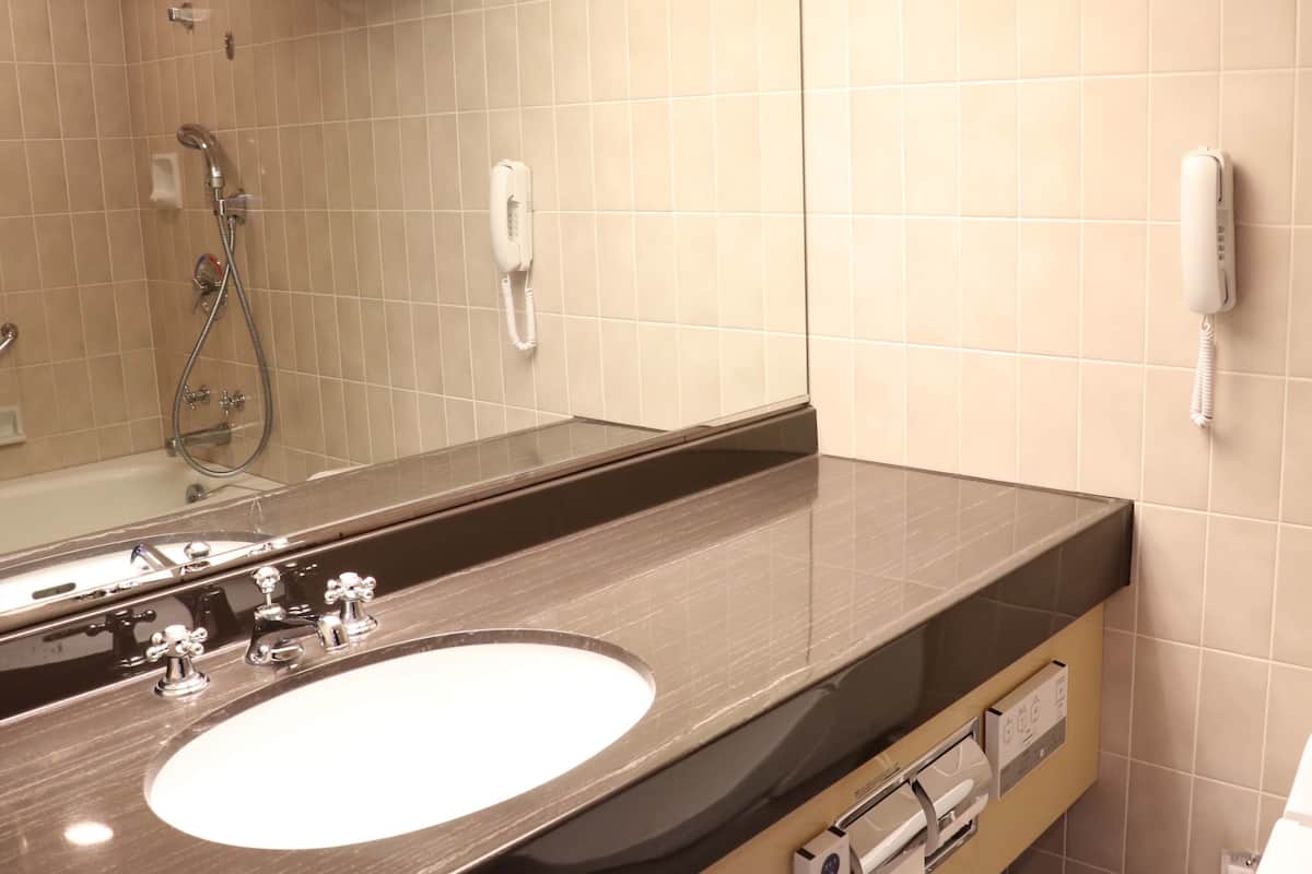 Quarto, 1 cama Queen (Cosy) | Banheiro | Chuveiro/banheira combinados, chuveiro com efeito de chuva