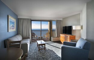 Cofres nos quartos, cortinas blackout, ferros/tábuas de passar roupa