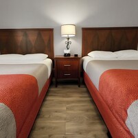 Quarto standard, 2 camas Queen, para não fumantes, geladeira e micro-ondas | Roupas de cama premium, individualmente decorados