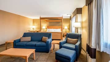 Suite, 1 cama king-size, não fumadores | Cofre no quarto, secretária, quartos insonorizados