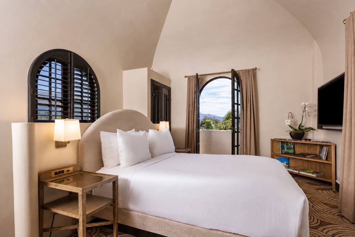 Suite, 1 cama queen-size | Vista do quarto
