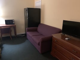 Quarto standard, 2 camas de casal, para não fumantes | Cofres nos quartos, individualmente mobiliados, escrivaninha