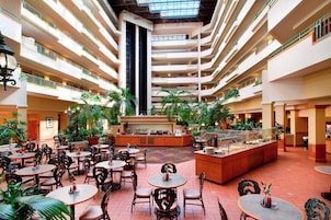 Pequenos-almoços e jantares servidos, incluindo cozinha americana